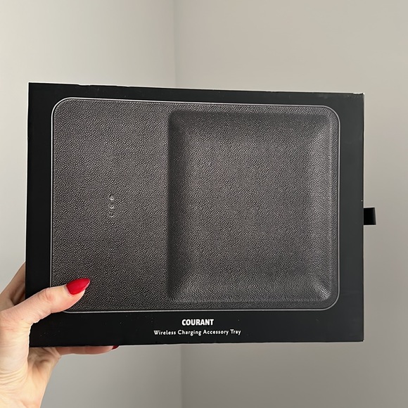 courant | Other | 75 Courant Catch 3 Wireless Device Charger Tray ...